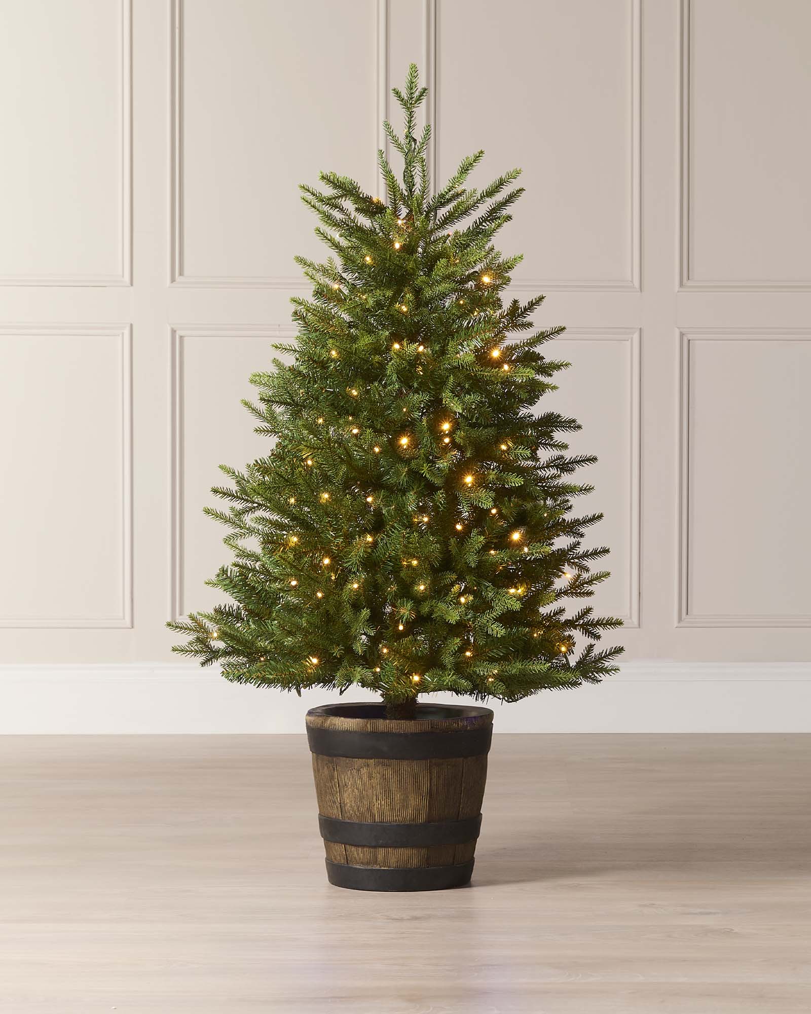 How to Choose the Right Christmas Tree Size for Your Room – We R Christmas