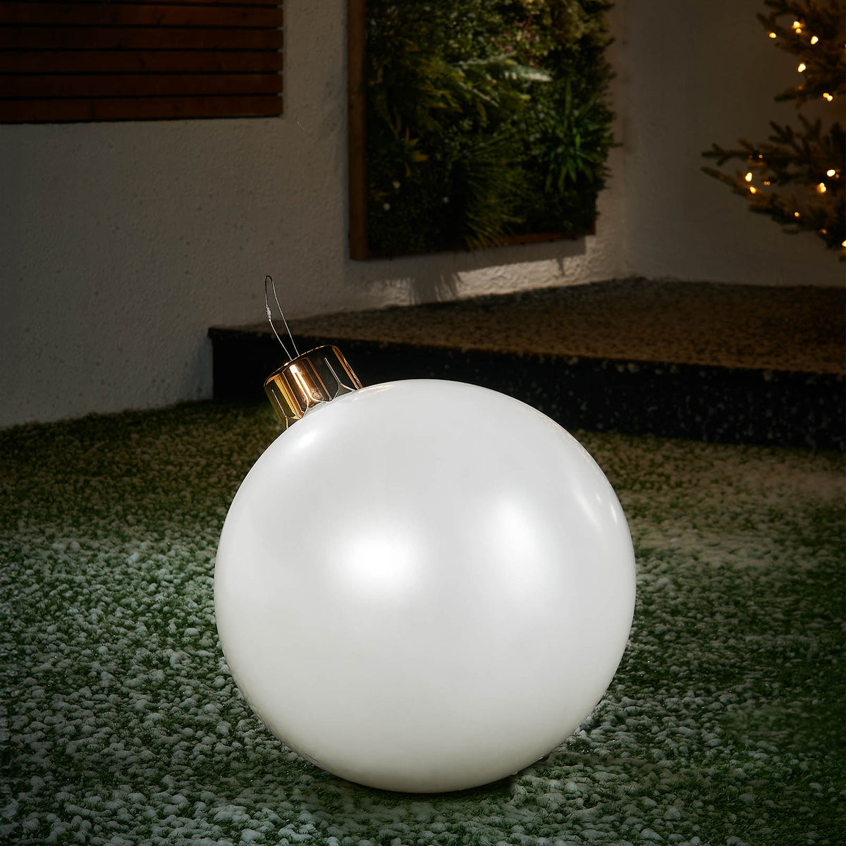 Inflatable Christmas Bauble, White , 45 cm – We R Christmas