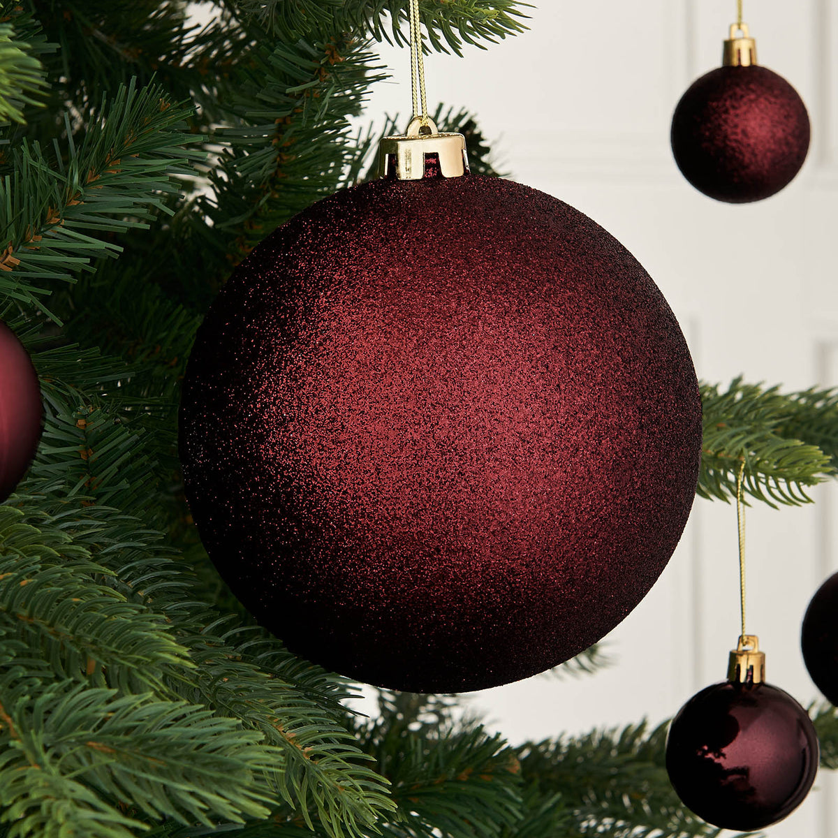 Burgundy Large Glitter Shatterproof Bauble, 15 cm – We R Christmas