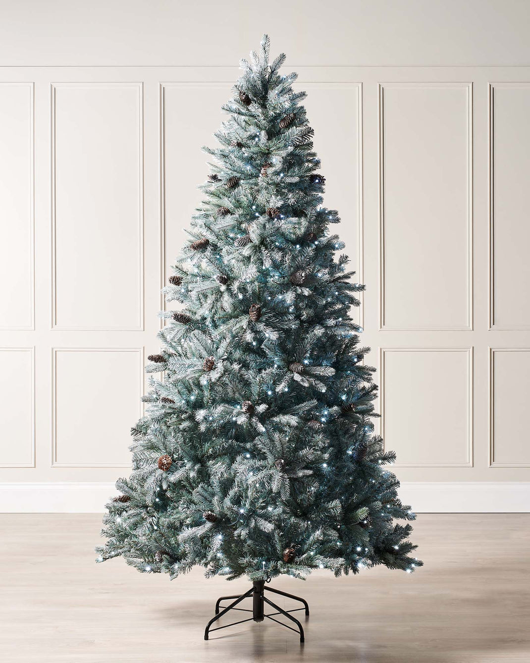 6ft, 7ft, 8ft Pre-Lit, Artificial Christmas Trees - WeRChristmas – We R ...