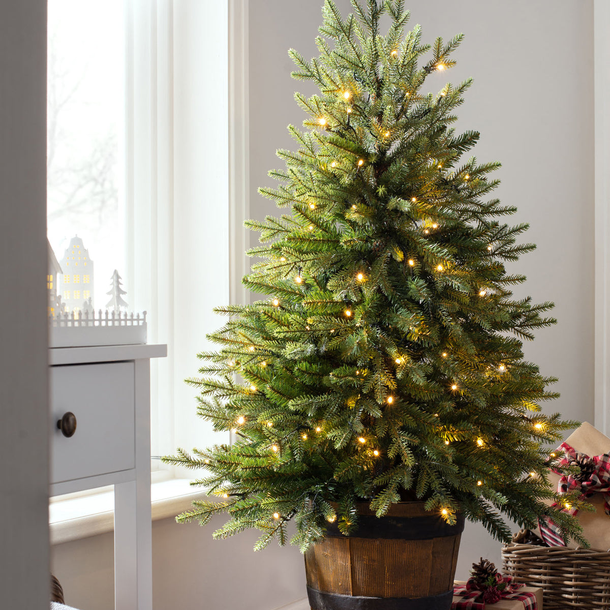 Pre-Lit Potted Pine Christmas Tree, 4 ft – We R Christmas